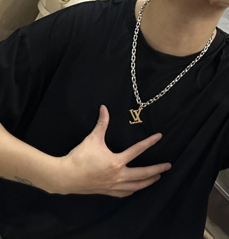 Reasonably priced Louis Vuitton Necklaces