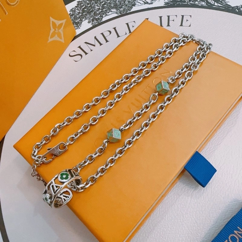 High accuracy Louis Vuitton Necklaces