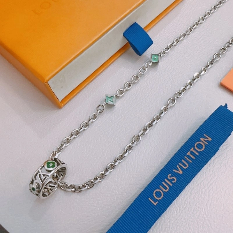 High accuracy Louis Vuitton Necklaces