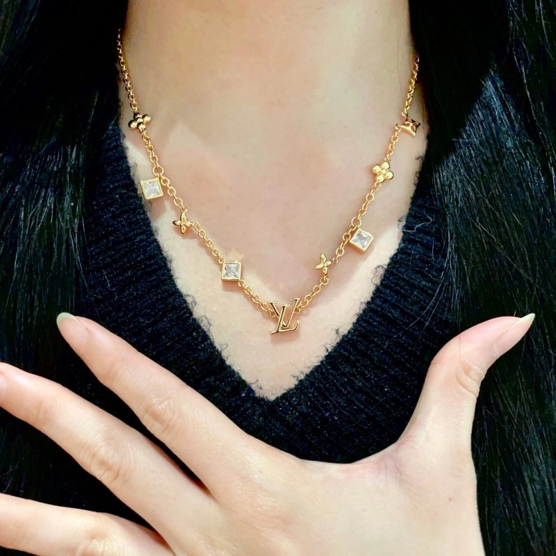 Inexpensive Louis Vuitton Necklaces