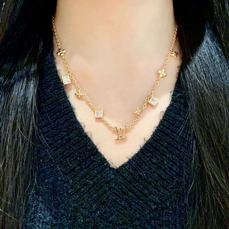 Inexpensive Louis Vuitton Necklaces