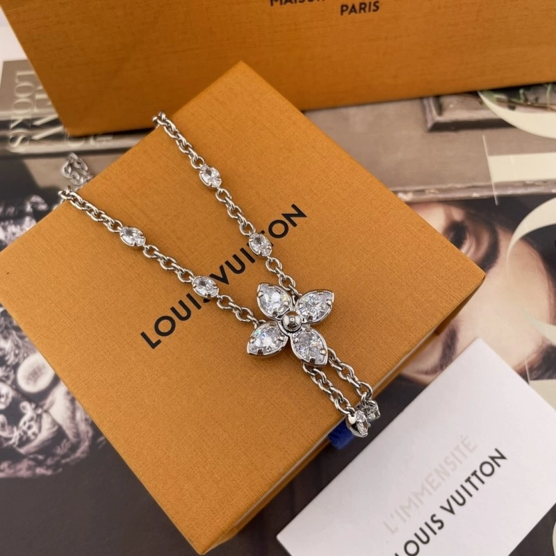Bargain Louis Vuitton Necklaces