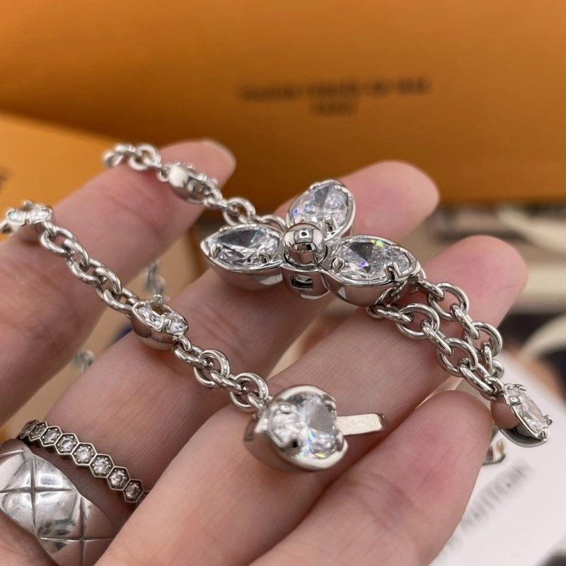 Bargain Louis Vuitton Necklaces