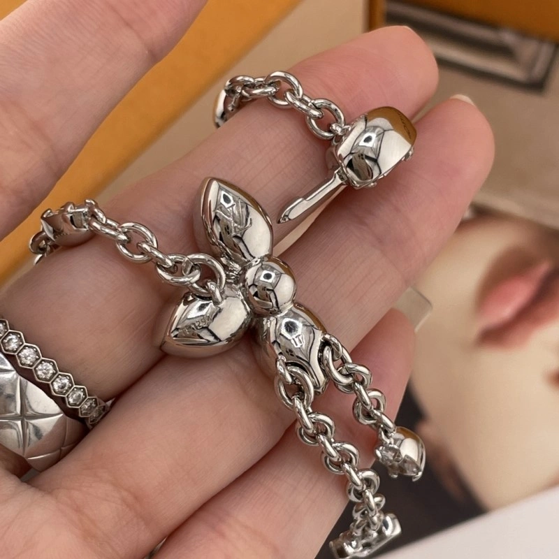 Bargain Louis Vuitton Necklaces