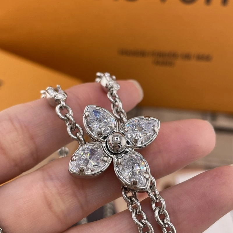 Bargain Louis Vuitton Necklaces