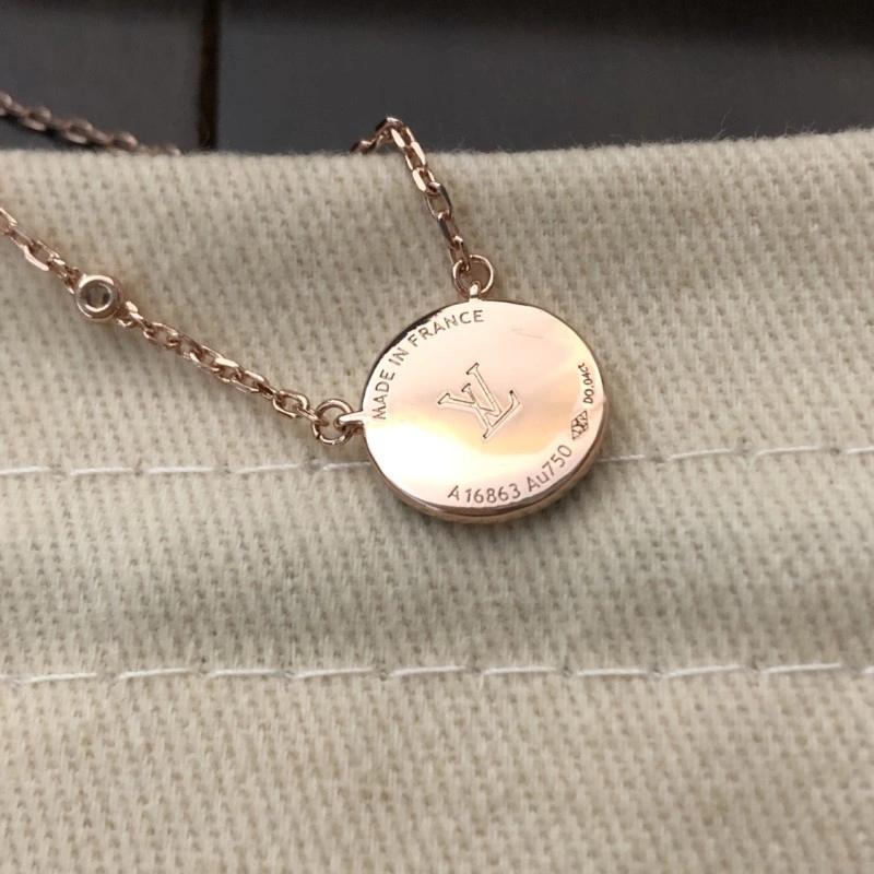 Accurate model Louis Vuitton Necklaces