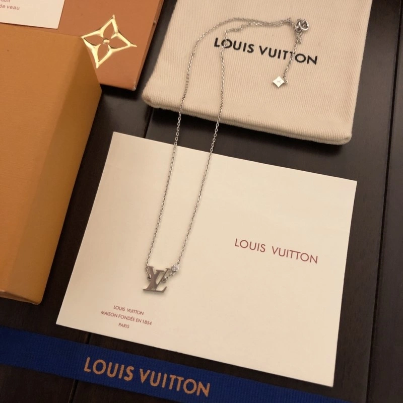 Low-cost Louis Vuitton Necklaces