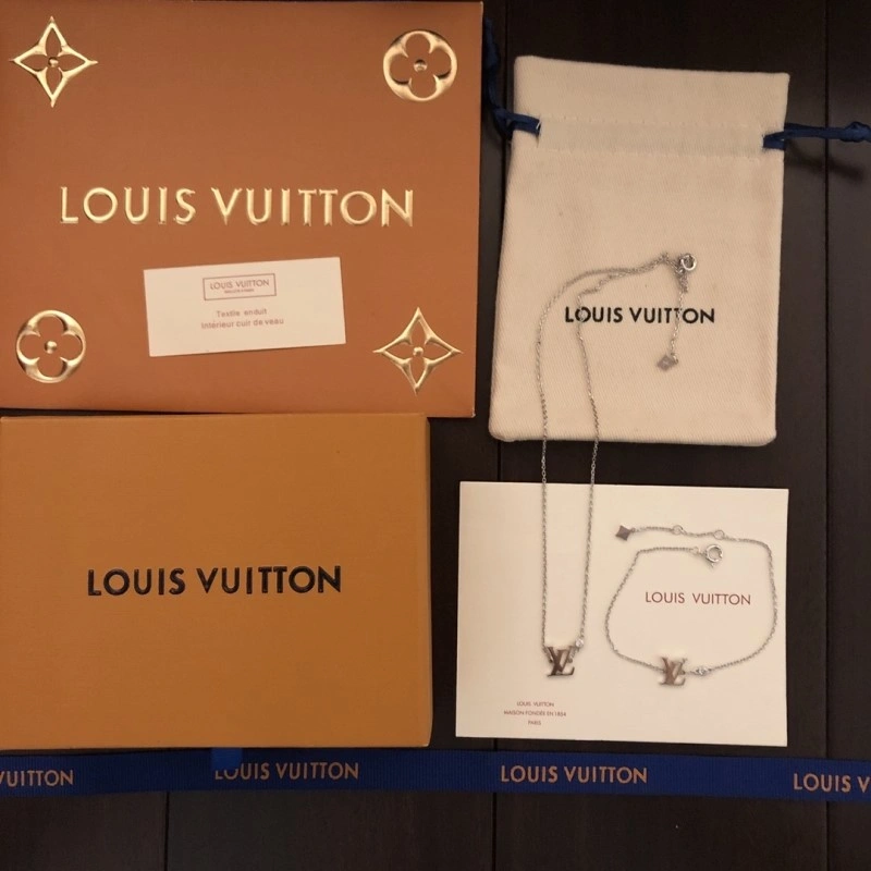 Low-cost Louis Vuitton Necklaces