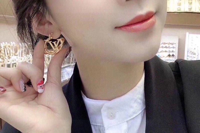 Exact replica Louis Vuitton Necklaces
