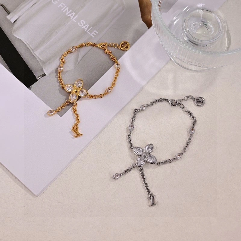 Brand-authenticated Louis Vuitton Necklaces