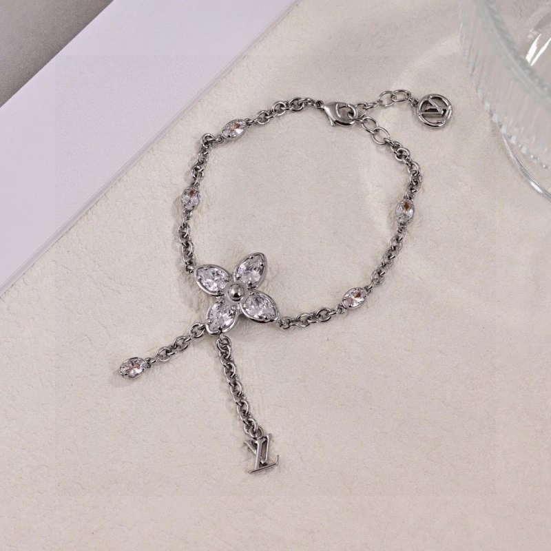 Brand-authenticated Louis Vuitton Necklaces