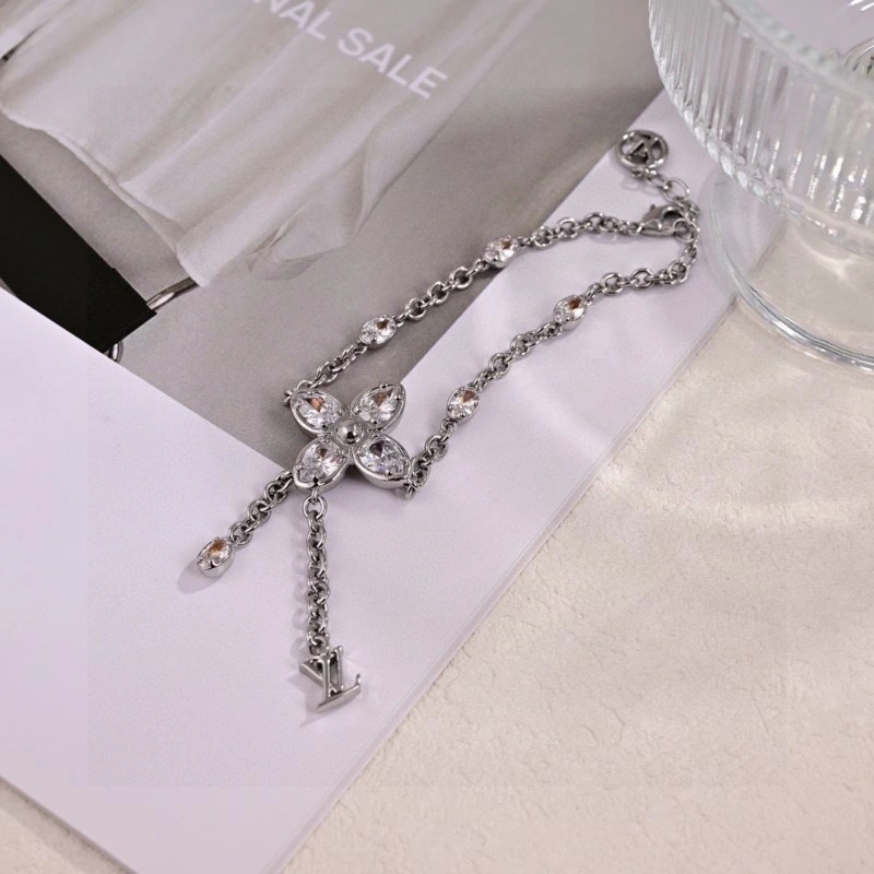 Brand-authenticated Louis Vuitton Necklaces
