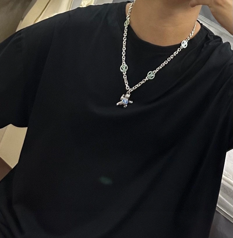 Brand-authenticated Louis Vuitton Necklaces