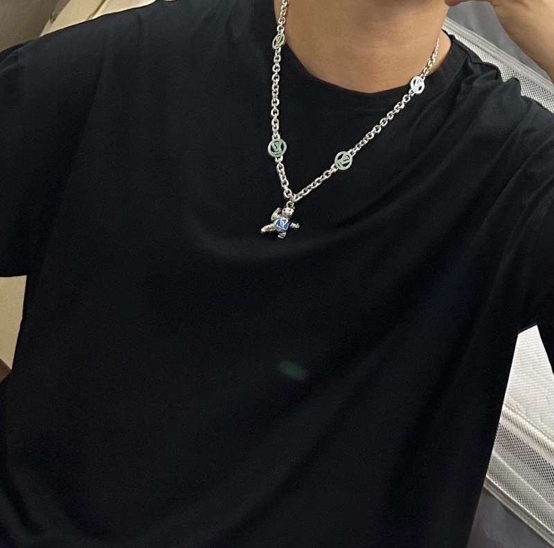 Brand-authenticated Louis Vuitton Necklaces