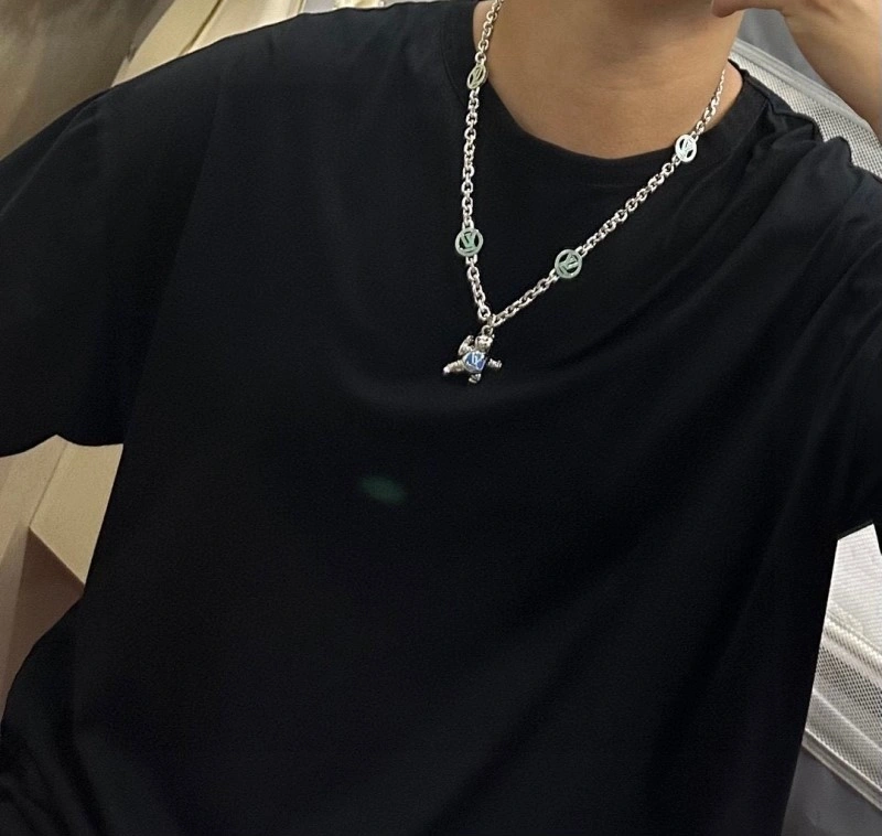 Brand-authenticated Louis Vuitton Necklaces