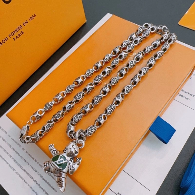 Official Louis Vuitton Necklaces