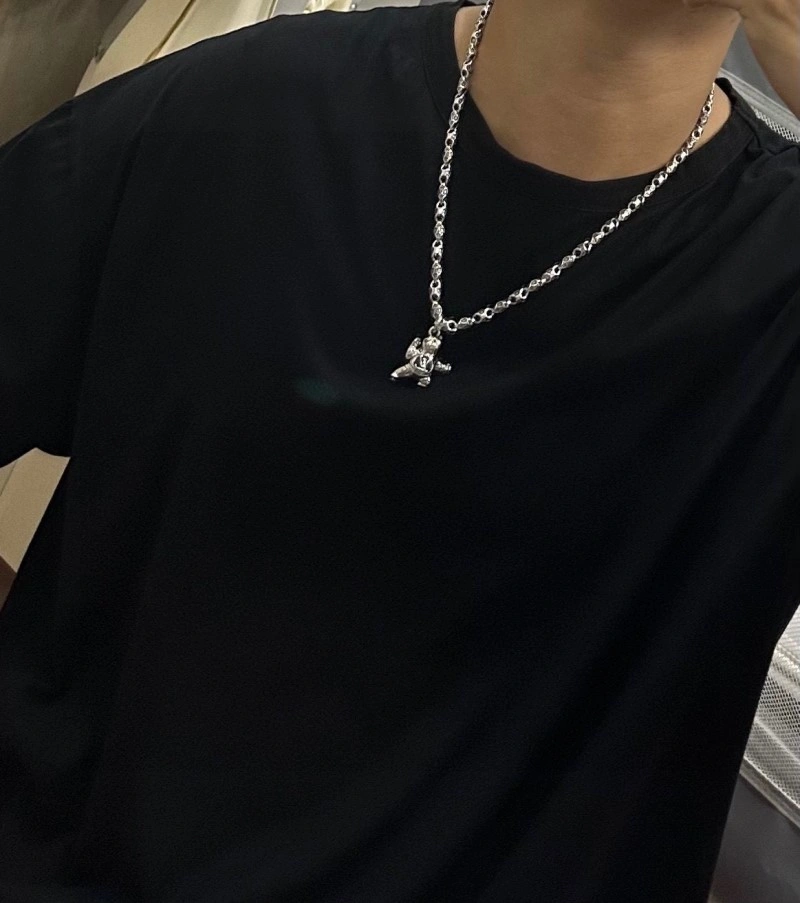 Official Louis Vuitton Necklaces