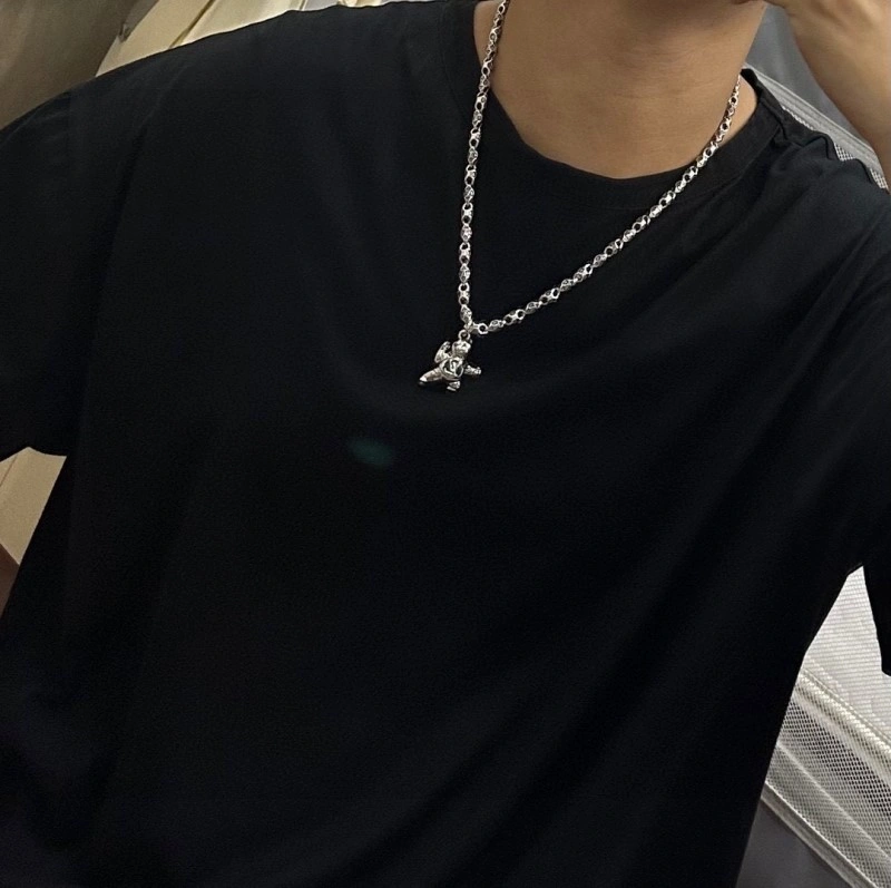 Official Louis Vuitton Necklaces