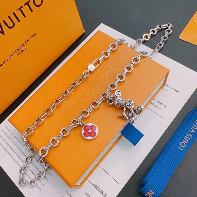 Official Louis Vuitton Necklaces