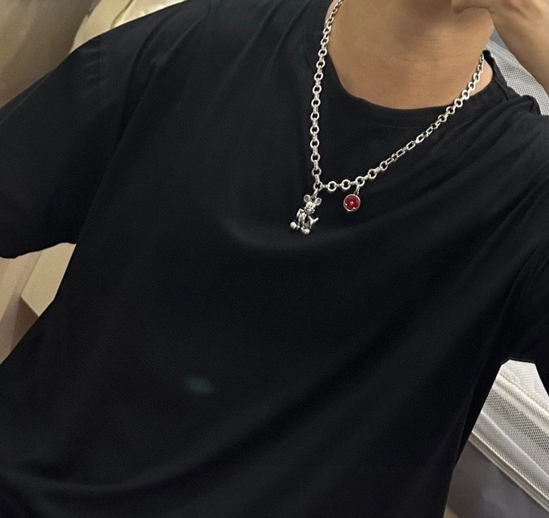 Official Louis Vuitton Necklaces