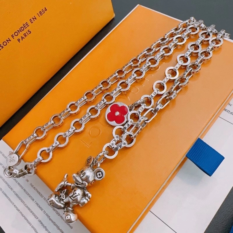 Official Louis Vuitton Necklaces