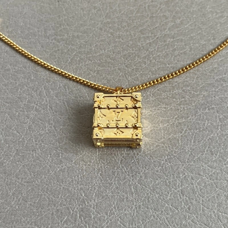 Cut-rate Louis Vuitton Necklaces
