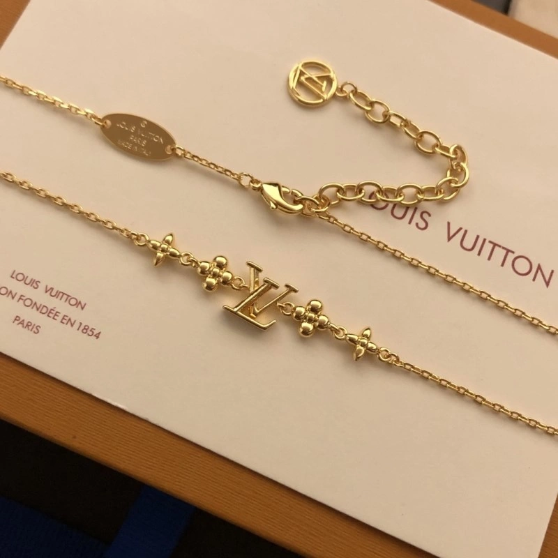 High accuracy Louis Vuitton Necklaces