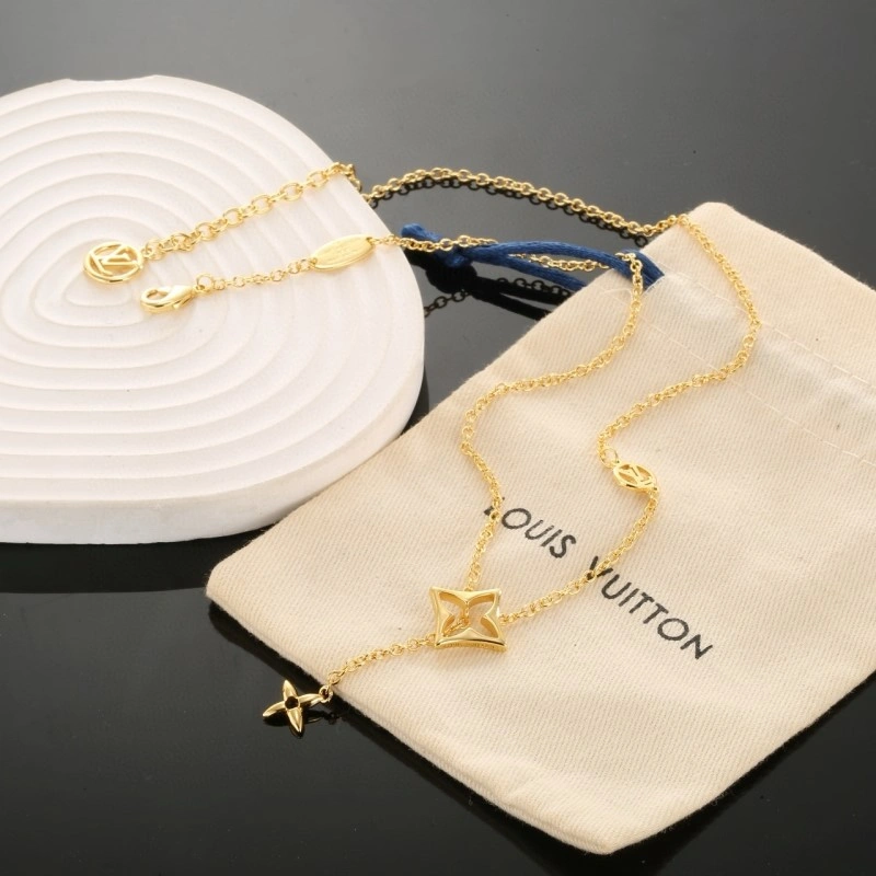 Bargain Louis Vuitton Necklaces