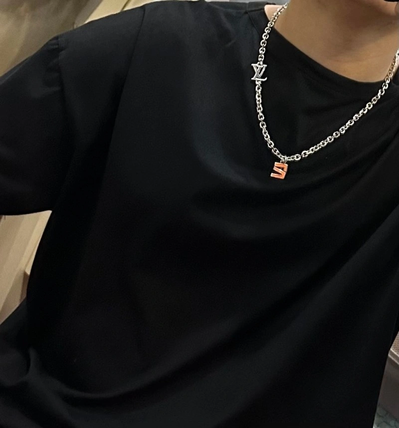 Discounted Louis Vuitton Necklaces