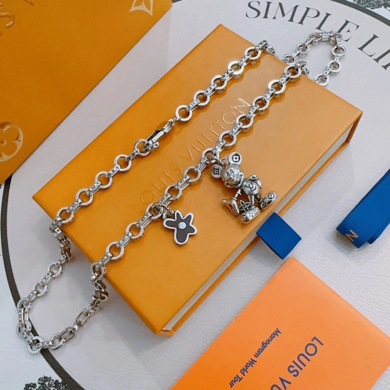 Official Louis Vuitton Necklaces