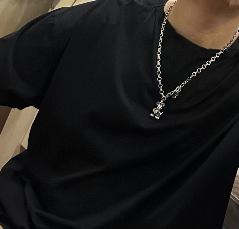 Official Louis Vuitton Necklaces