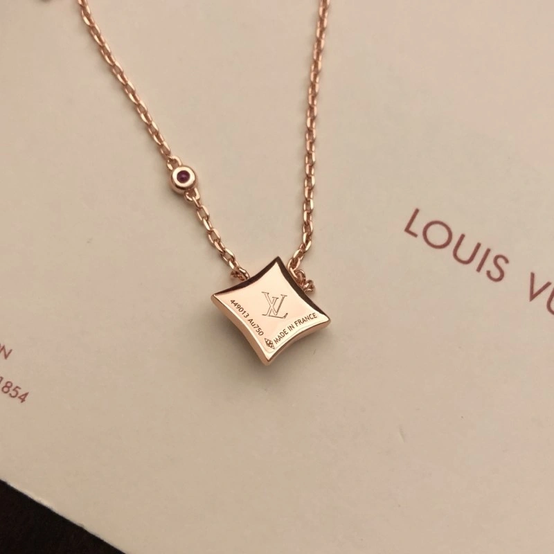 Top mirror Louis Vuitton Necklaces