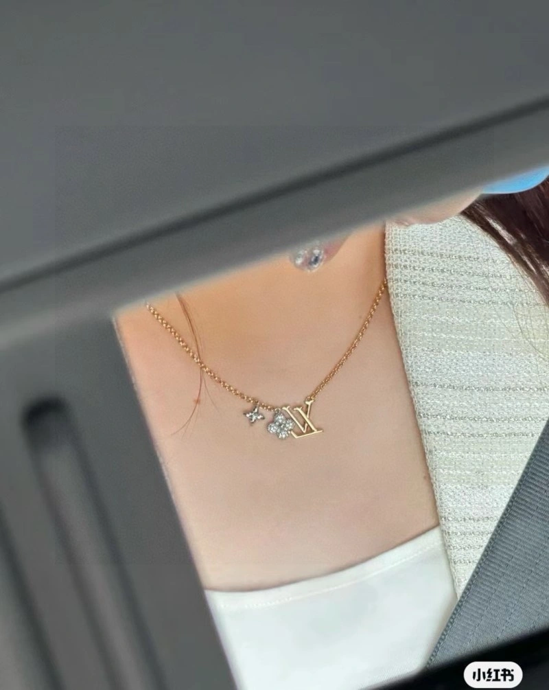 Brand-authenticated Louis Vuitton Necklaces