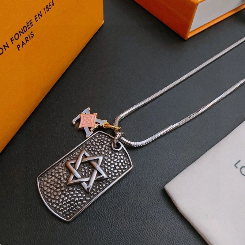 Top mirror Louis Vuitton Necklaces