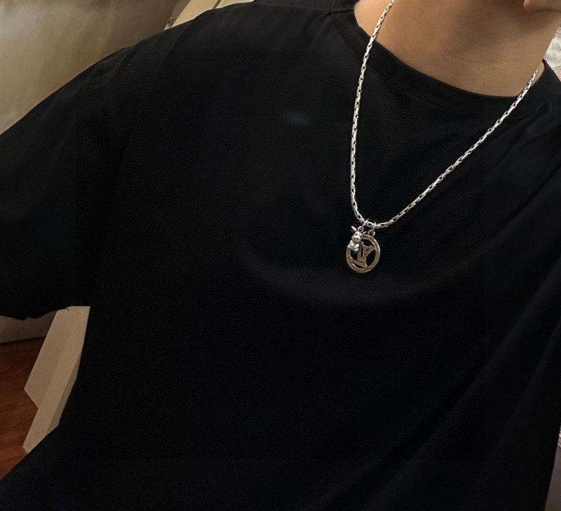 High accuracy Louis Vuitton Necklaces