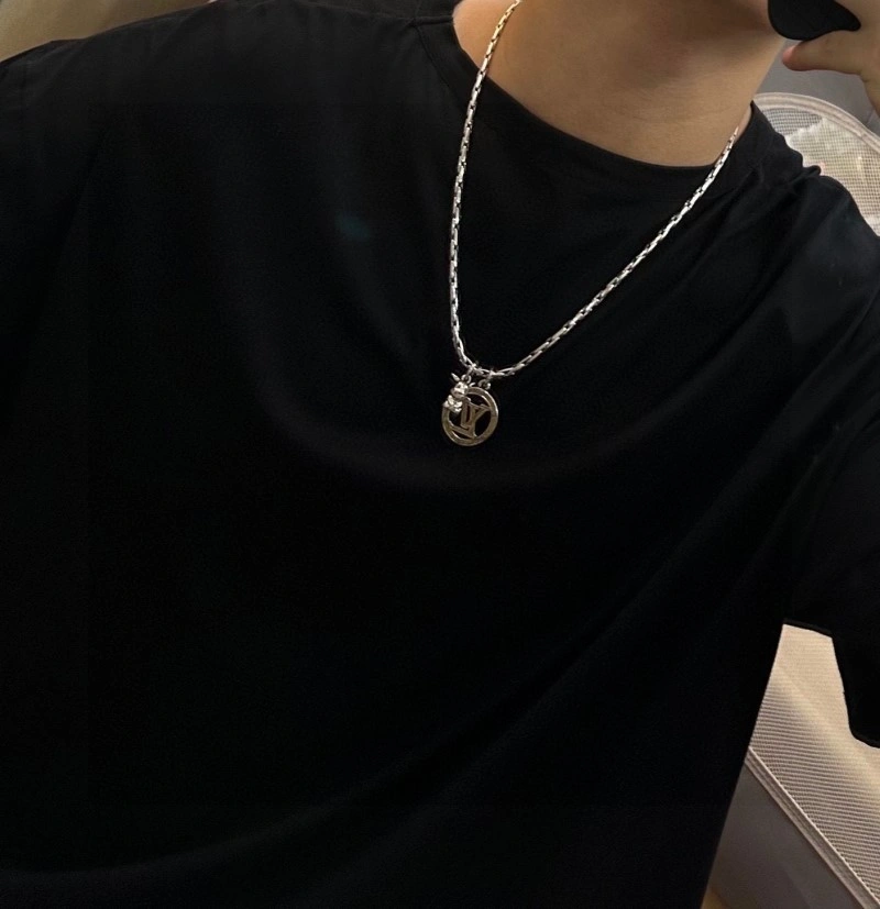 High accuracy Louis Vuitton Necklaces