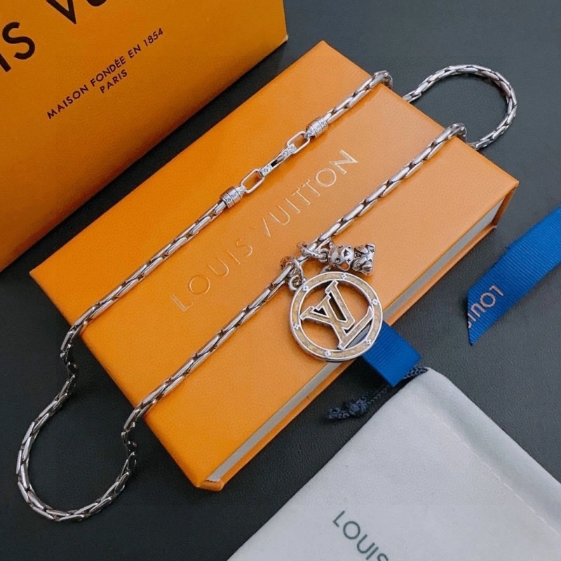 High accuracy Louis Vuitton Necklaces