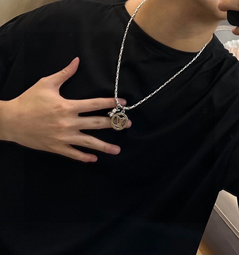 High accuracy Louis Vuitton Necklaces
