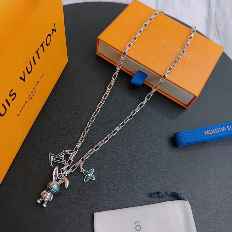Top mirror Louis Vuitton Necklaces