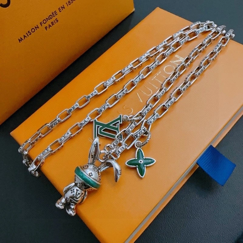 Top mirror Louis Vuitton Necklaces