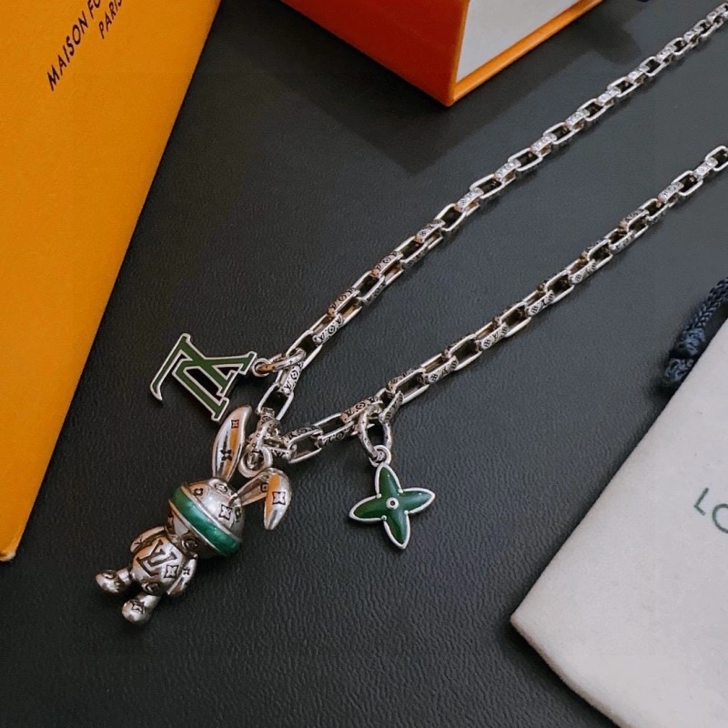 Top mirror Louis Vuitton Necklaces