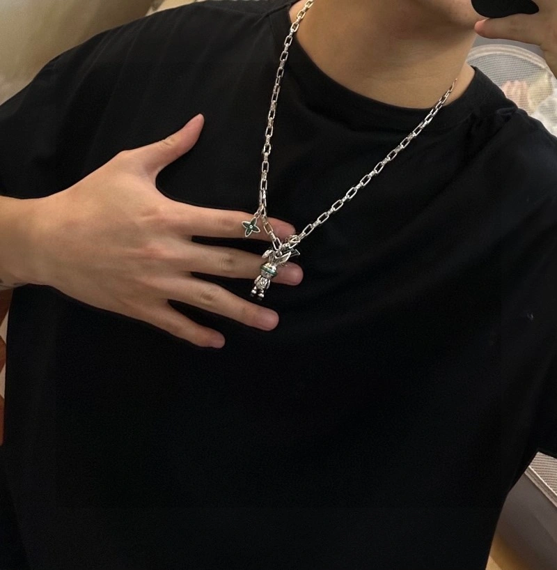Top mirror Louis Vuitton Necklaces