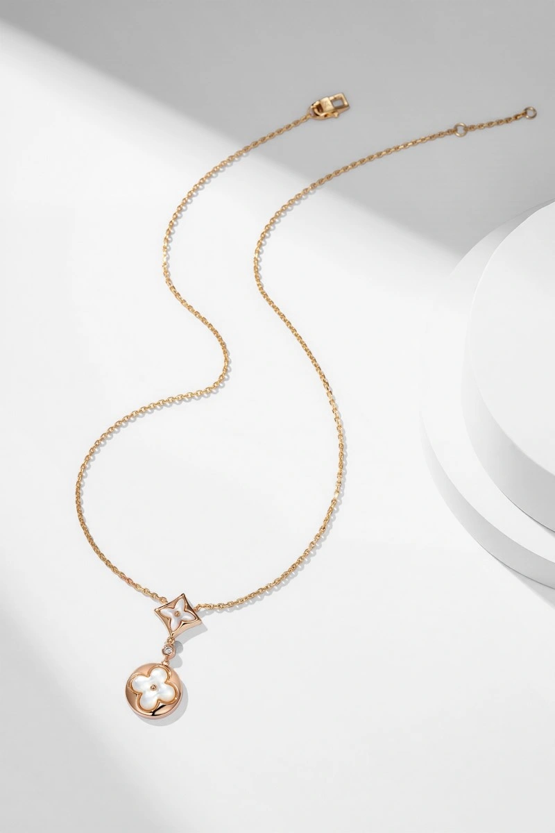 High fidelity Louis Vuitton Necklaces