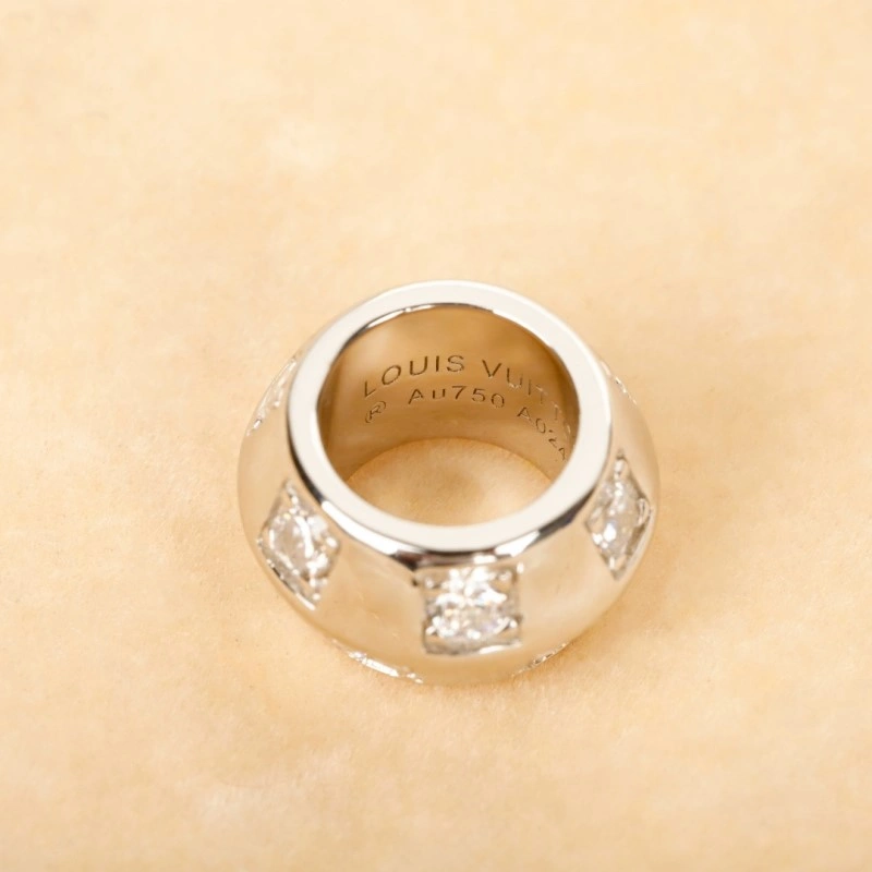 Brand-authenticated Louis Vuitton Necklaces