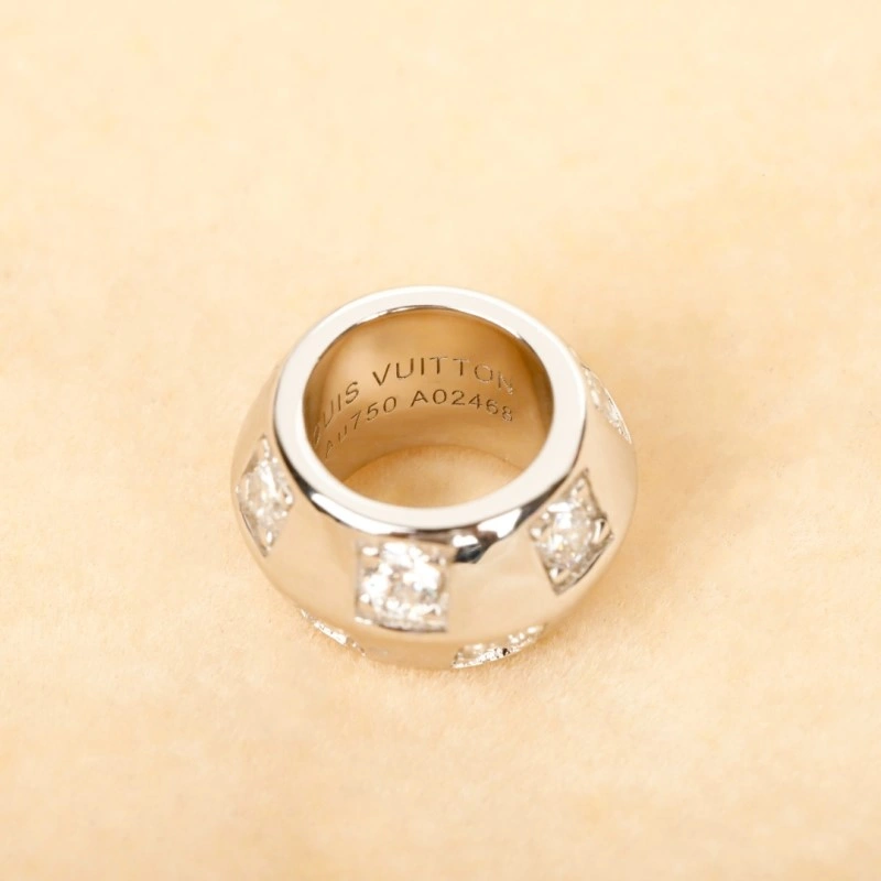 Brand-authenticated Louis Vuitton Necklaces