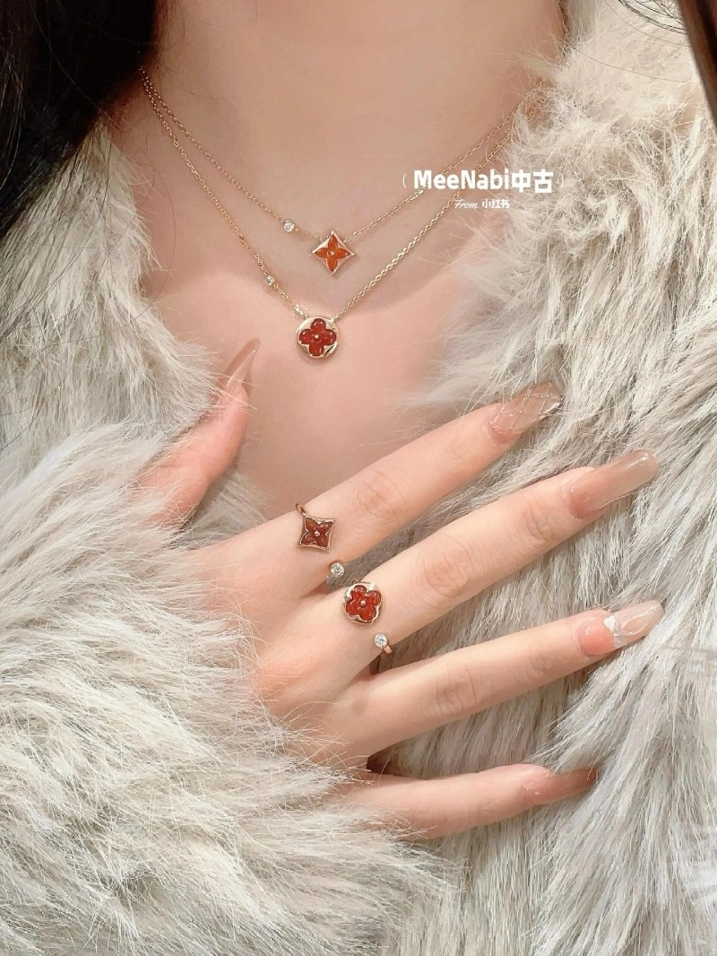 Brand-original Louis Vuitton Necklaces