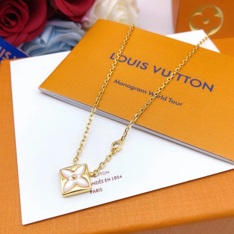 Bargain Louis Vuitton Necklaces