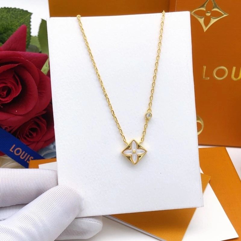 Bargain Louis Vuitton Necklaces