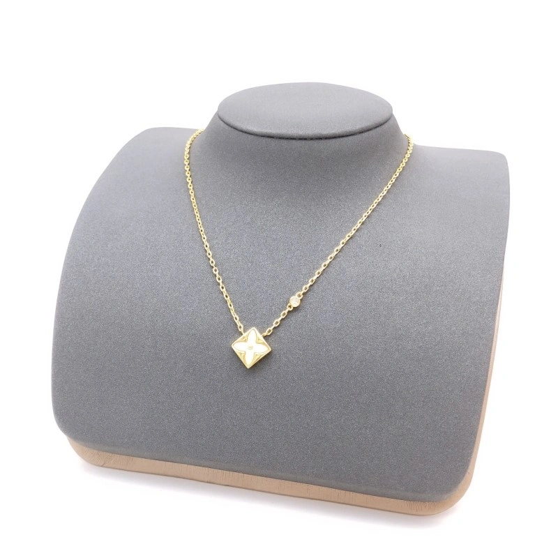 Bargain Louis Vuitton Necklaces