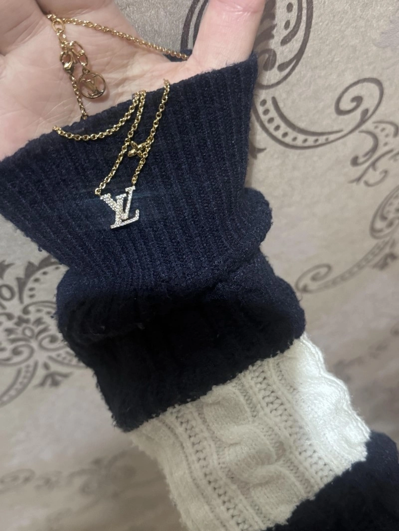 Value-priced Louis Vuitton Necklaces